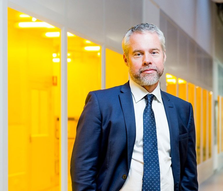 Welcome to the Eggleton Research Group - Eggleton Research Group